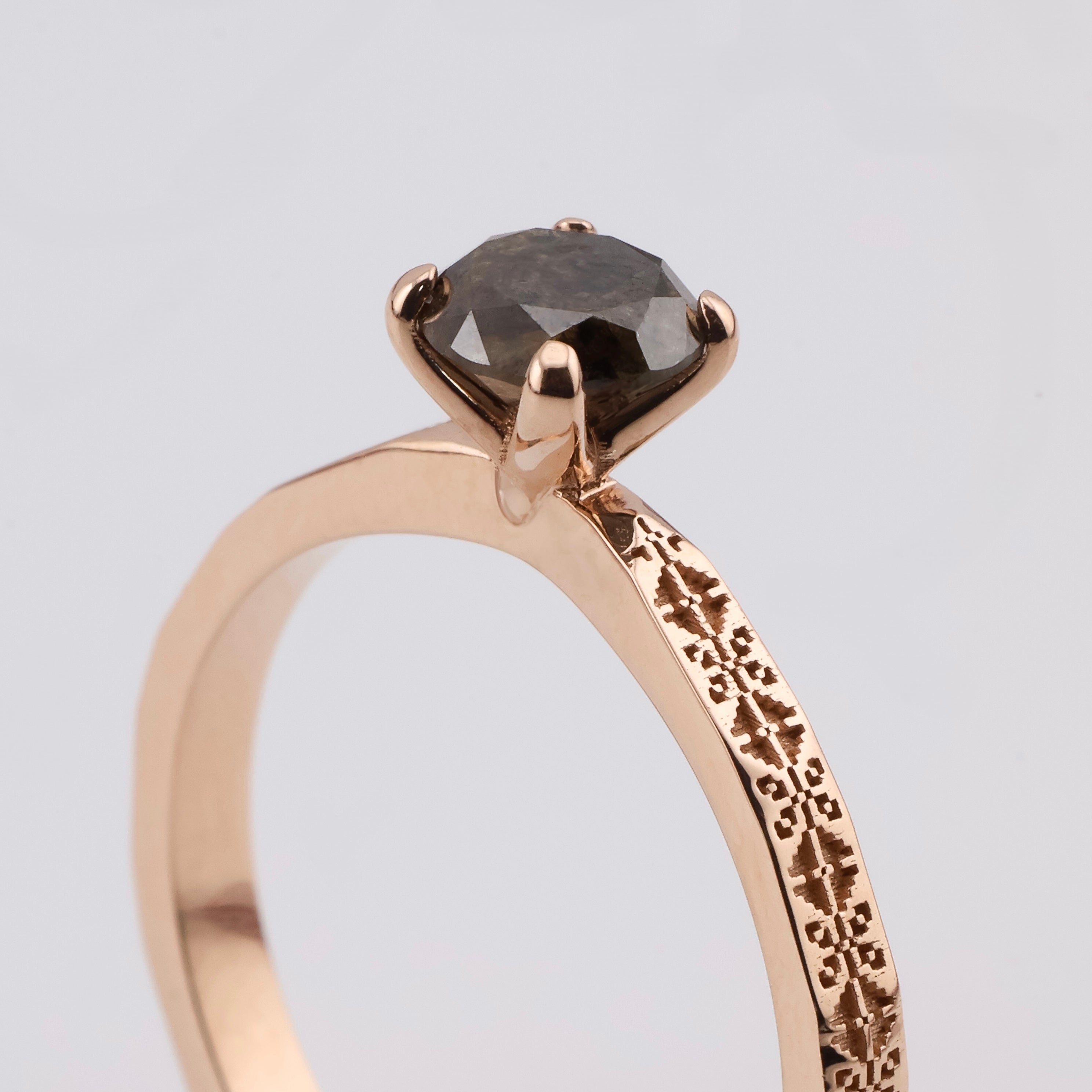 Індивідуальна модель каблучка «Вишиванка з чорним діамантом Lana And Lona